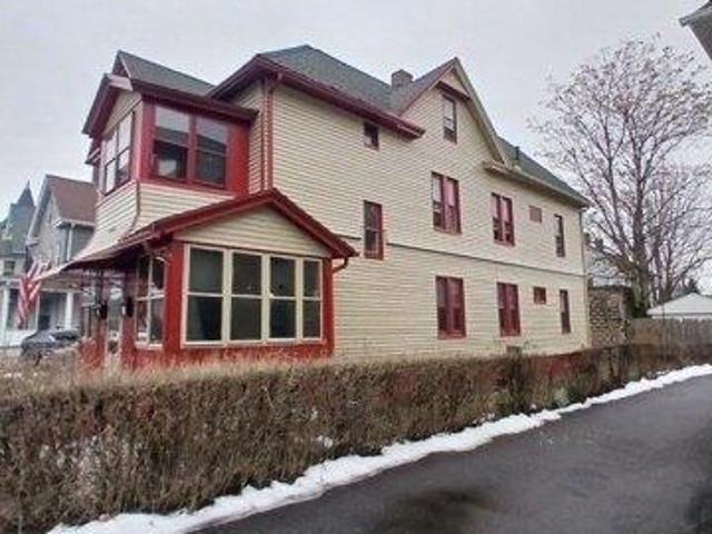8 bedroom, Springfield MA 01105 104788250