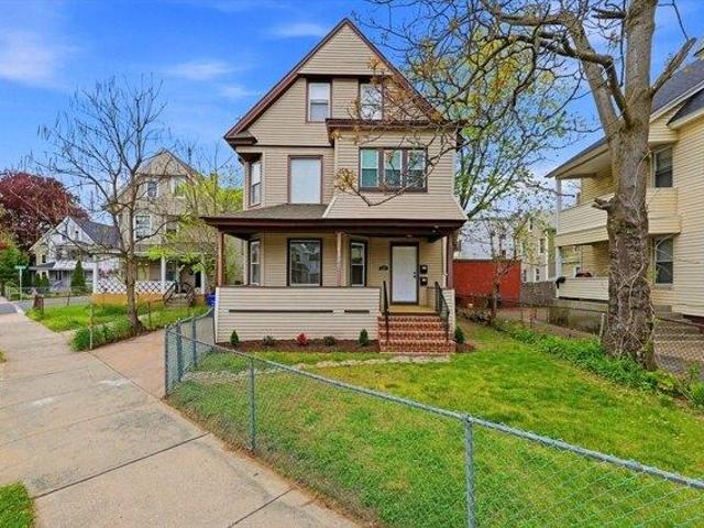 8 bedroom, Springfield MA 01108 103247658
