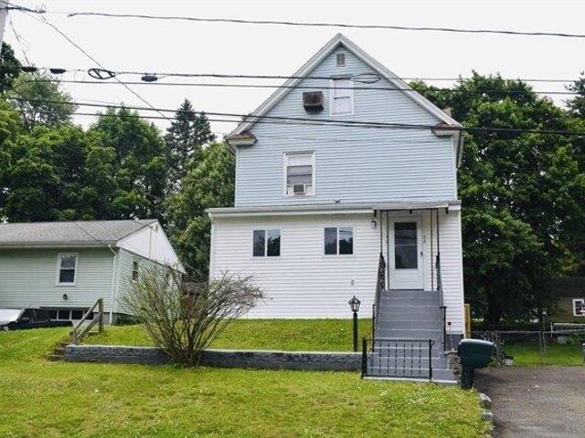 8 bedroom, Springfield MA 01109 104760281