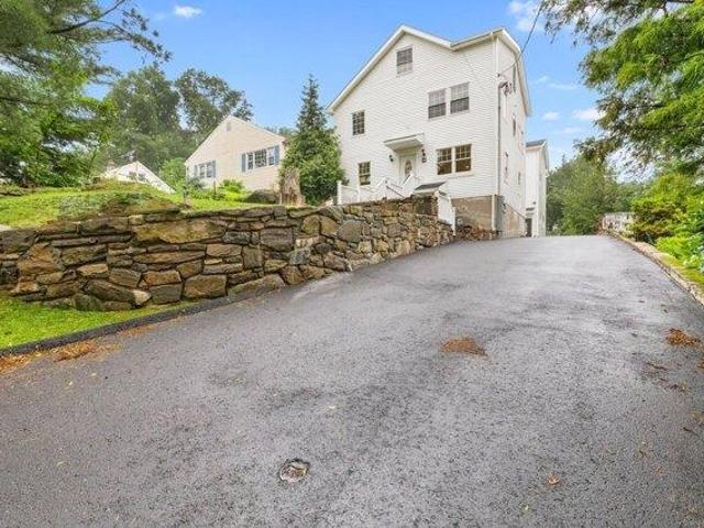 8 bedroom, Stamford CT 06906 104852895