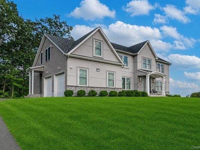 8 bedroom, Pomona NY 10970 102283365