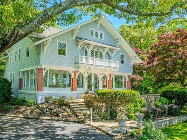 8 bedroom, Port Jefferson NY 11777 103627297
