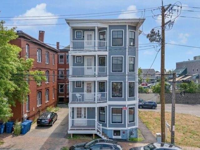 8 bedroom, Portland ME 04101 104848804