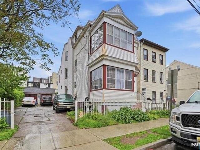 8 bedroom, Paterson NJ 07503 LS102346834