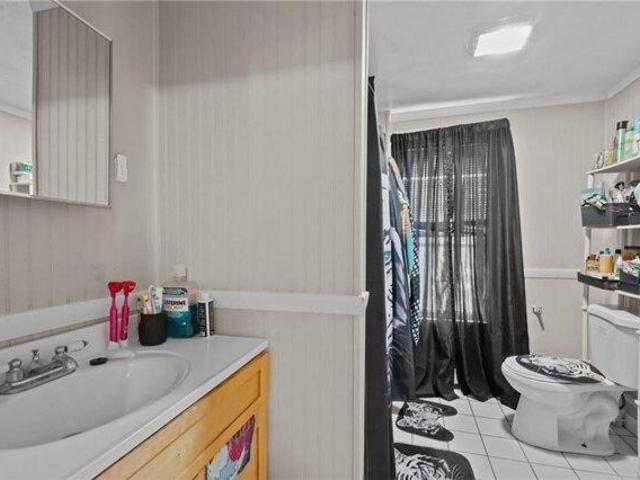 8 bedroom, Pawtucket RI 02860 101898378