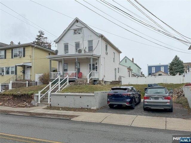 8 bedroom, Passaic NJ 07055 102727746