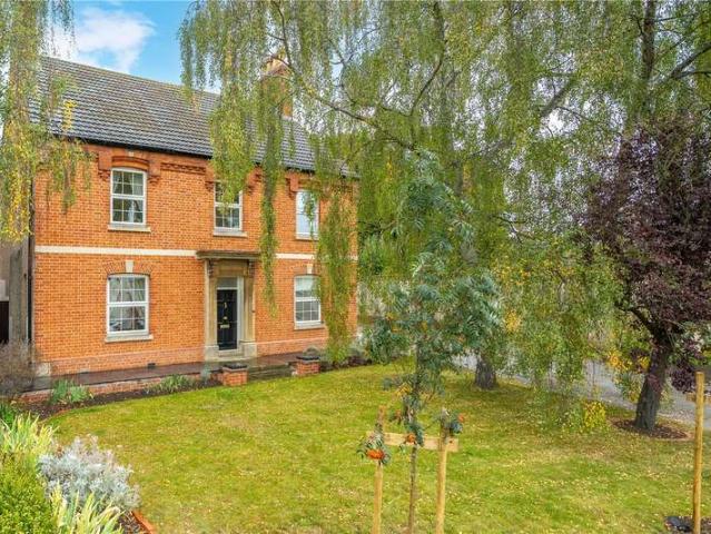 8 Bedroom Property