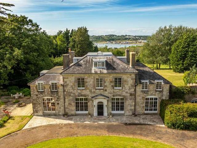 8 Bedroom Property