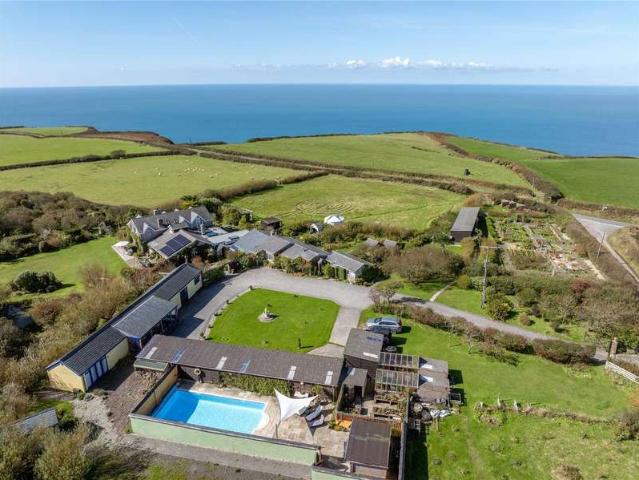 8 Bedroom Property
