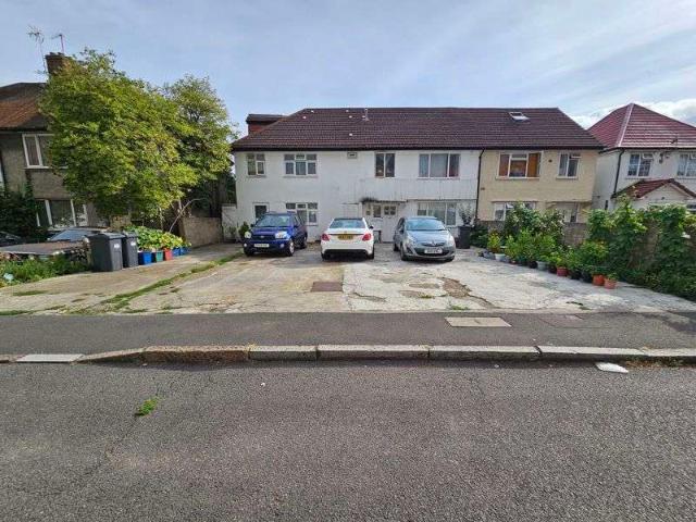 8 Bedroom Property