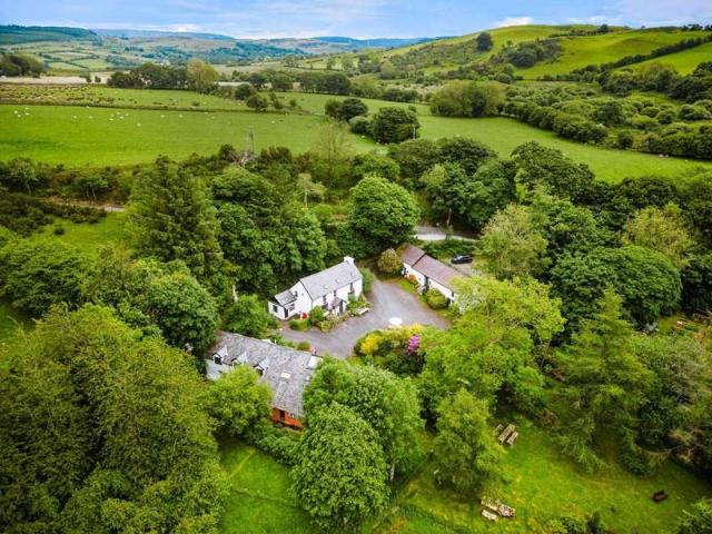 8 Bedroom Property