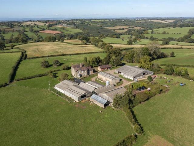 8 bedroom property with land for sale