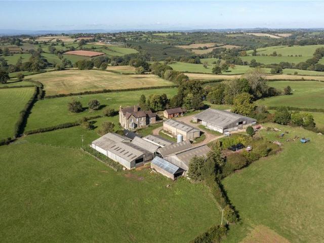 8 bedroom property with land for sale