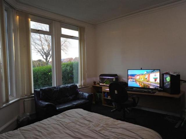 8 bedroom property to rent