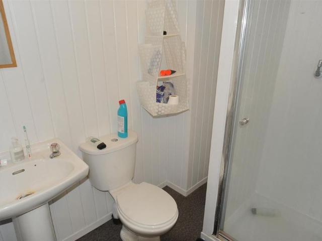 8 bedroom property to rent