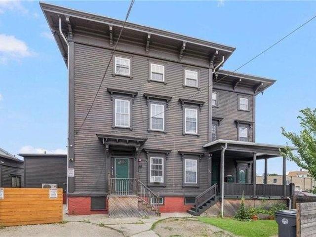 8 bedroom, Providence RI 02907 104848281