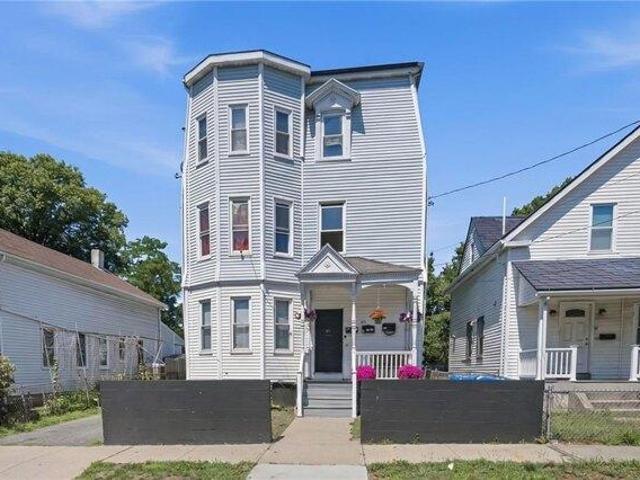 8 bedroom, Providence RI 02907 104263277