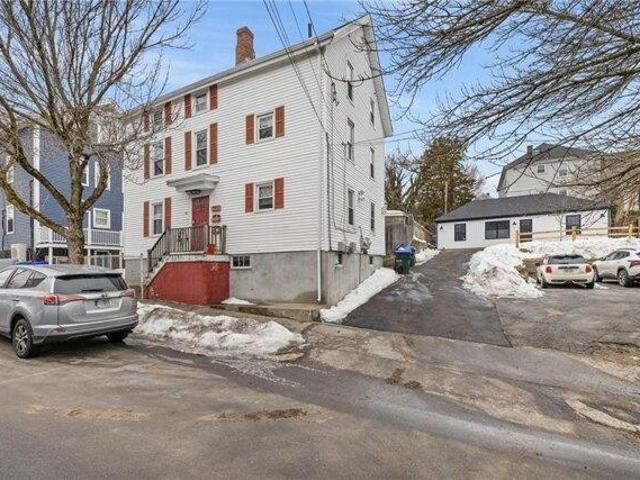 8 bedroom, Providence RI 02906 102564433