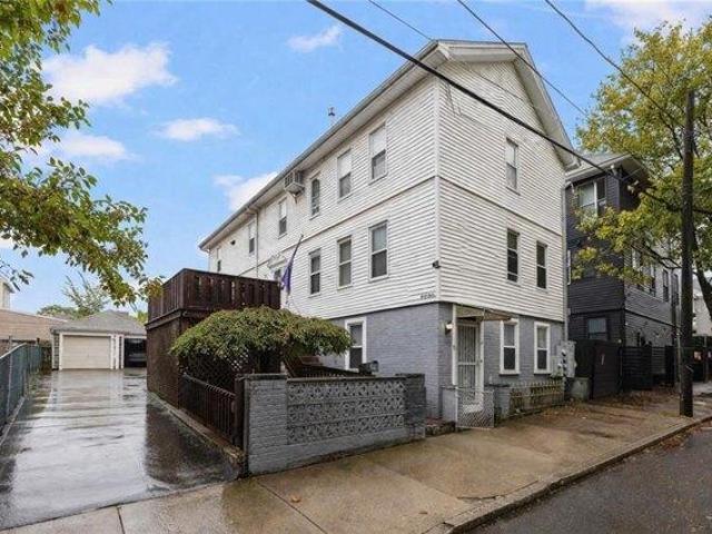 8 bedroom, Providence RI 02906 LS103102244
