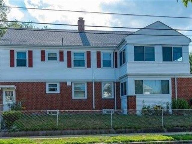 8 bedroom, Providence RI 02908 105115068