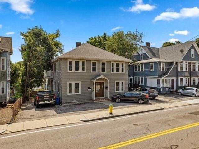 8 bedroom, Quincy MA 02169 104717892