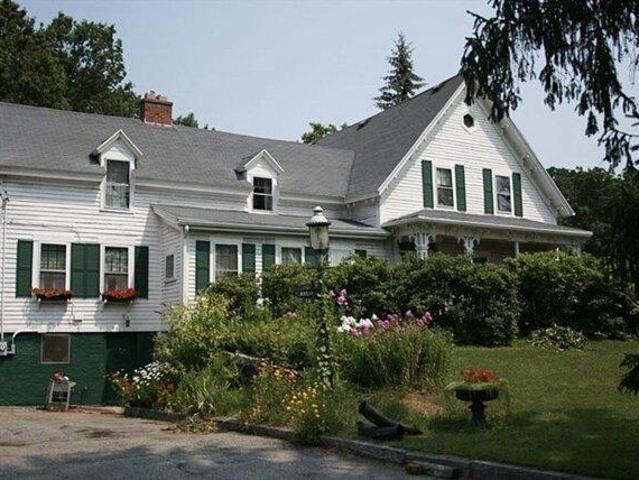 8 bedroom, Worcester MA 01605 104374953