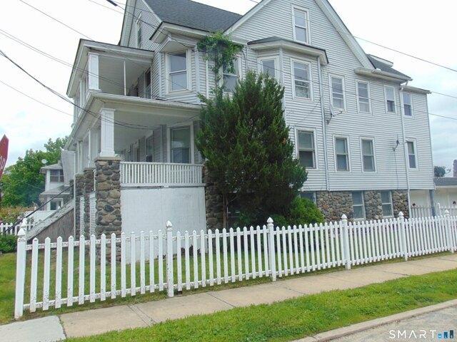 8 bedroom, Waterbury CT 06705 102723761