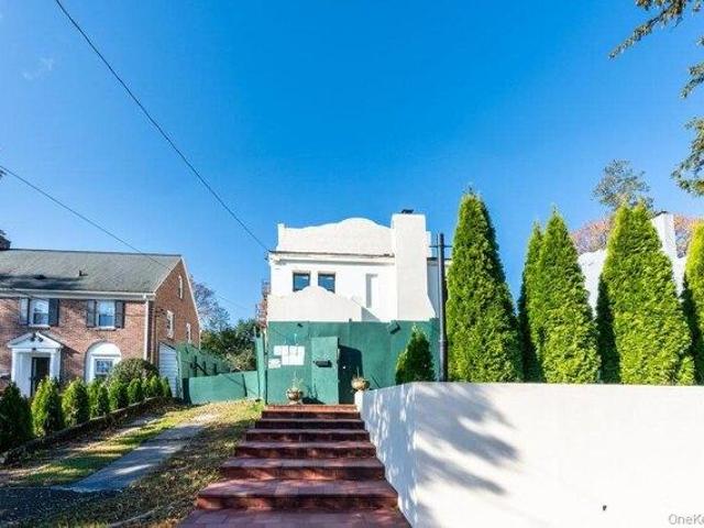 8 bedroom, White Plains NY 10605 101800033