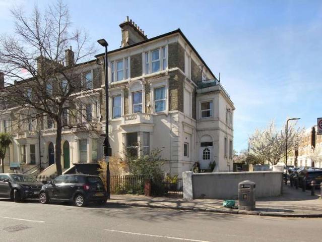 8 Bedroom Town House
