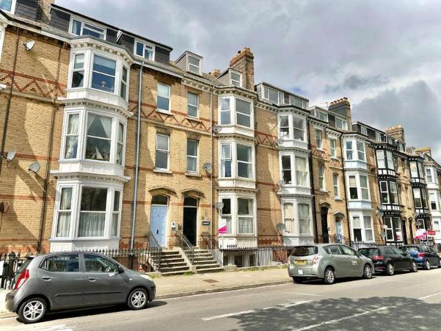 8 Bedroom Town House