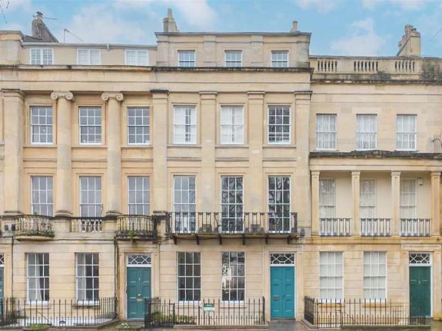 8 Bedroom Town House