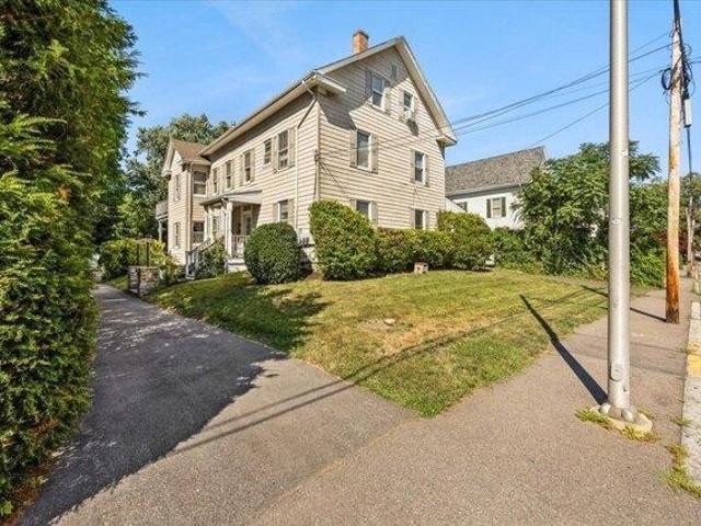 8 bedroom, Taunton MA 02780 88247118