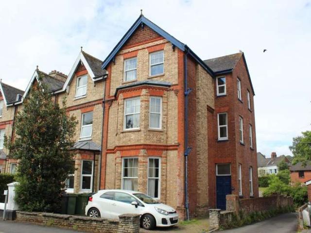 8 Bedroom Terraced House