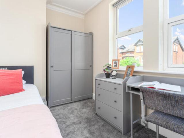 8 bedroom terraced house for rent in 5 Estcourt Avenue, Headingley, Leeds, LS6 3ES, LS6