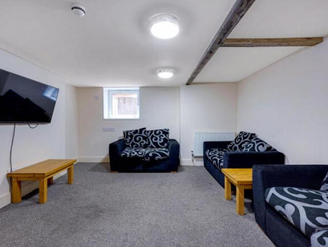 8 bedroom terraced house for rent in Canterbury, CT2