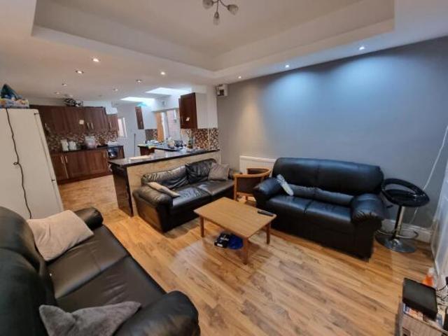 8 bedroom terraced house for rent in Alton Road, Birmingham, B29