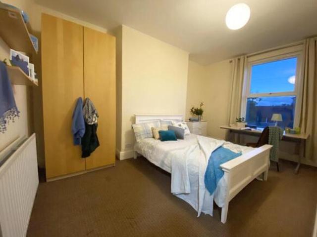 8 bedroom terraced house for rent in Ash Grove, Hyde Park, Leeds, LS6