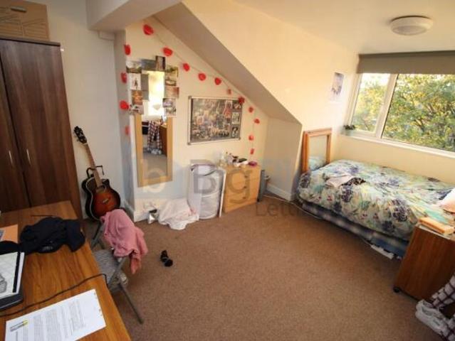 8 bedroom terraced house for rent in Ash Grove, Hyde Park, Prime Location!,LS6
