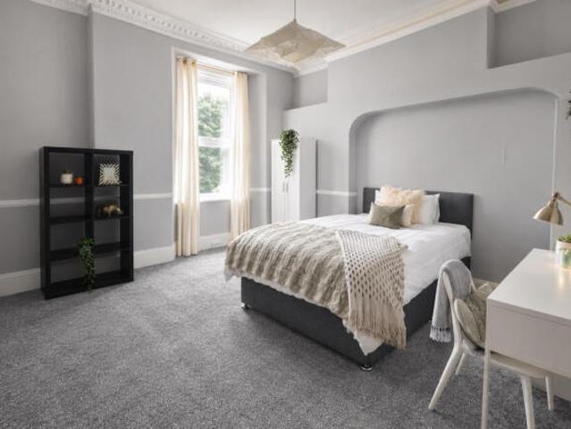 8 bedroom terraced house for rent in Beaumont Road, Plymouth, PL4