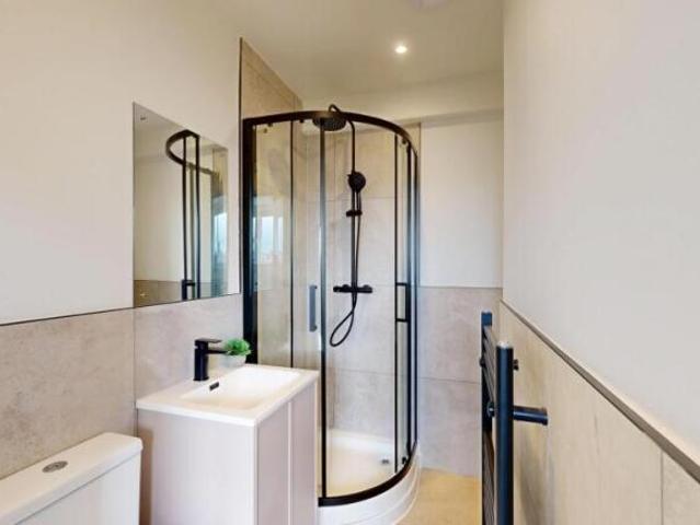 8 bedroom terraced house for rent in Belle Vue Road, Hyde Park, Leeds, LS3