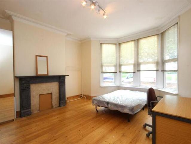 8 bedroom terraced house for rent in Gloucester Road, Horfield, Bristol, BS7