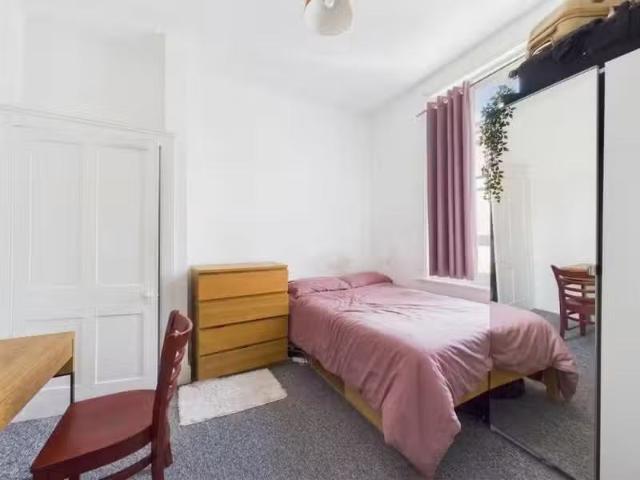8 bedroom terraced house for rent in Grafton Street, Brighton.