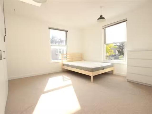 8 bedroom terraced house for rent in Grosvenor Road, St. Pauls.