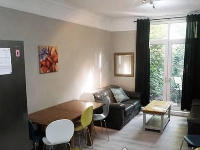 8 bedroom terraced house for rent in Egerton Road M14