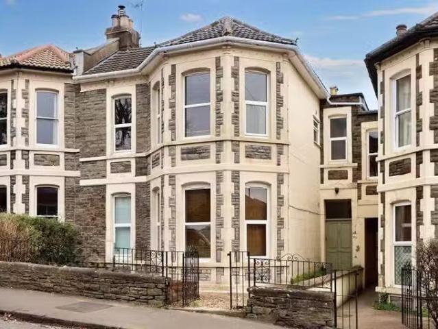 8 bedroom terraced house for rent in Hampton Road, Bristol, BS6