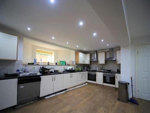 8 Bedroom Terraced House For Rent In Headingley