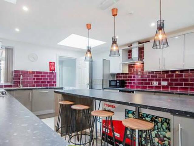 8 bedroom terraced house for rent in Hubert Road ensuite student property B29