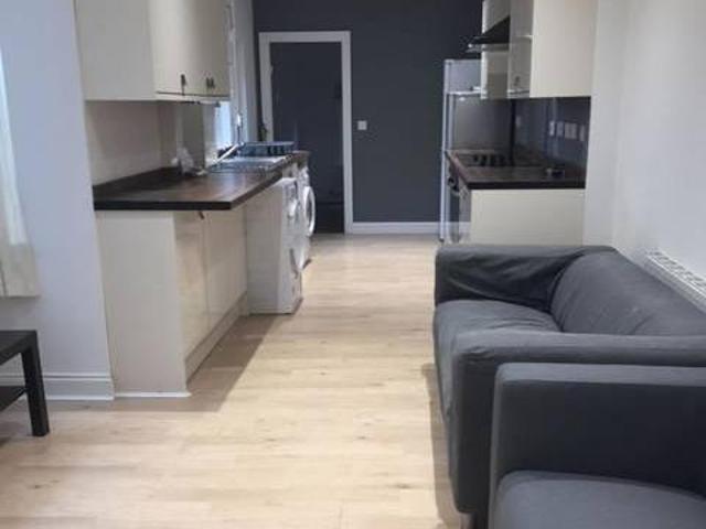 8 bedroom terraced house for rent in Hudson Road Southsea PO5