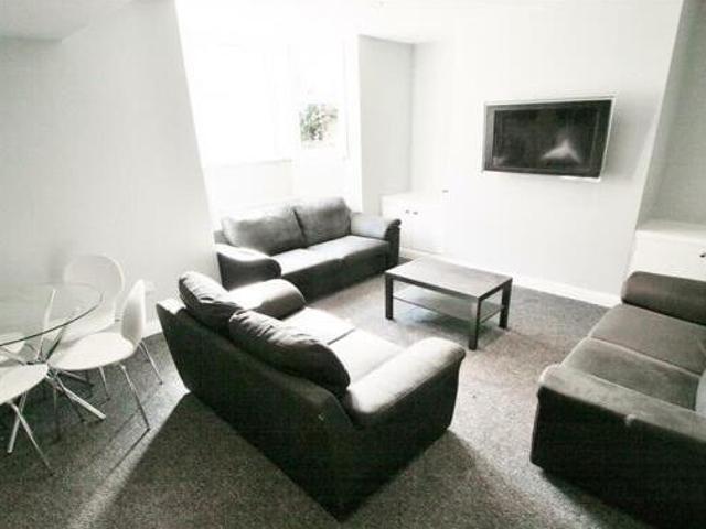 8 Bedroom Terraced House For Rent In Hyde Park, Leeds