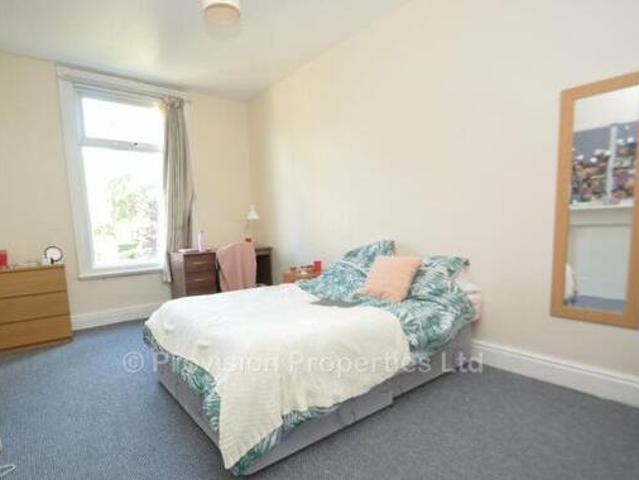 8 Bedroom Terraced House For Rent In Hyde Park, Leeds